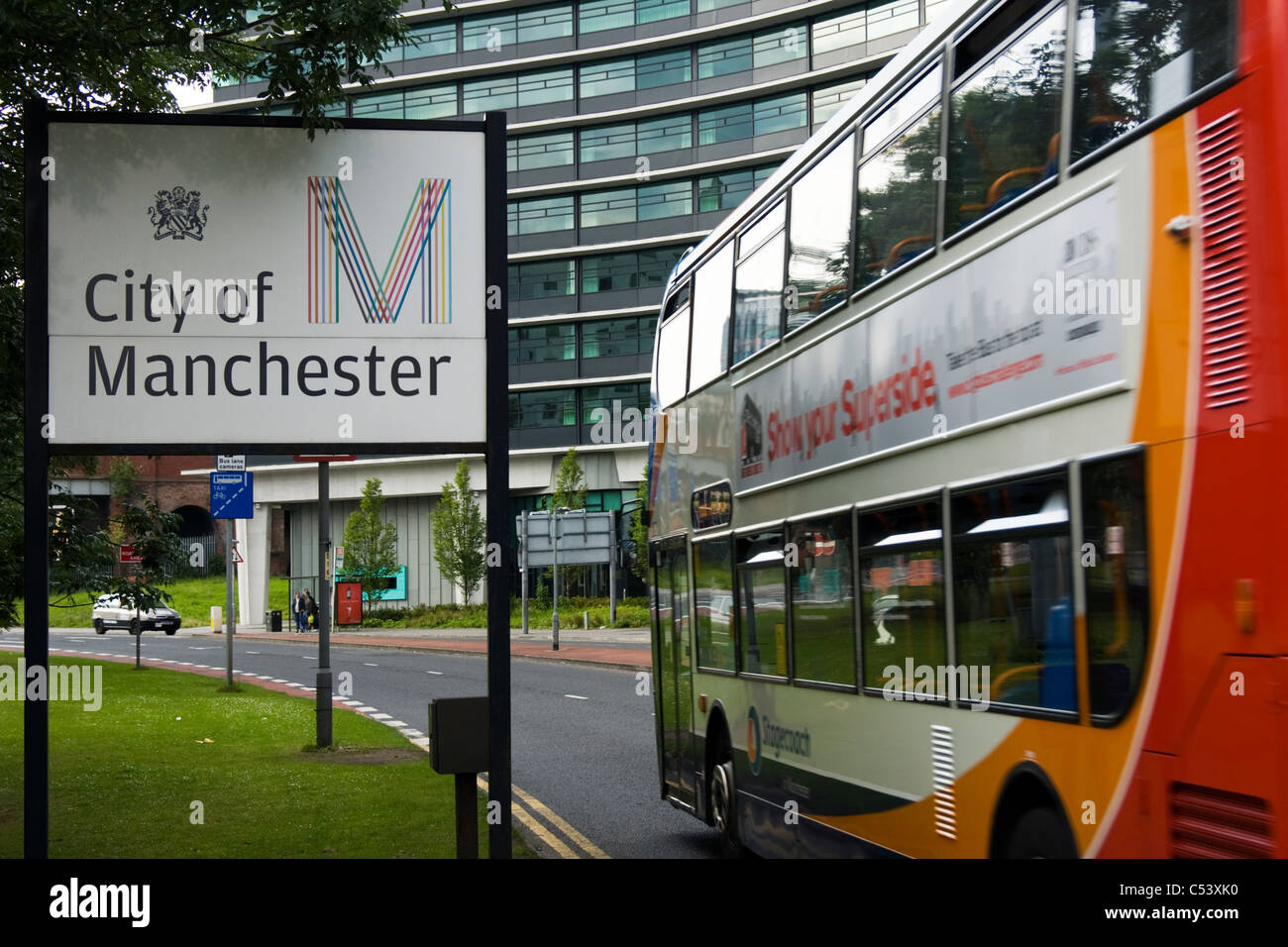 Manchester road sign hi-res stock photography and images - Alamy