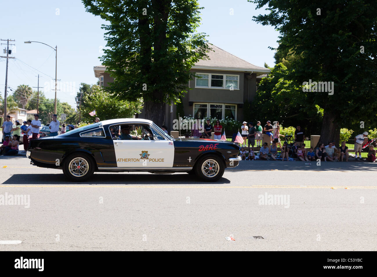 SAN JOSE, CA, USA - JULY 4: 4th of July Rose, White and Blue Parade ...