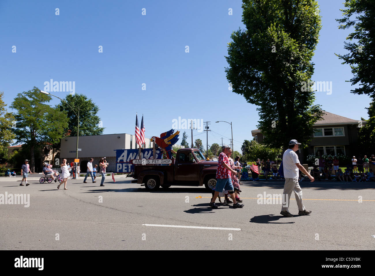 SAN JOSE, CA, USA - JULY 4: 4th of July Rose, White and Blue Parade ...