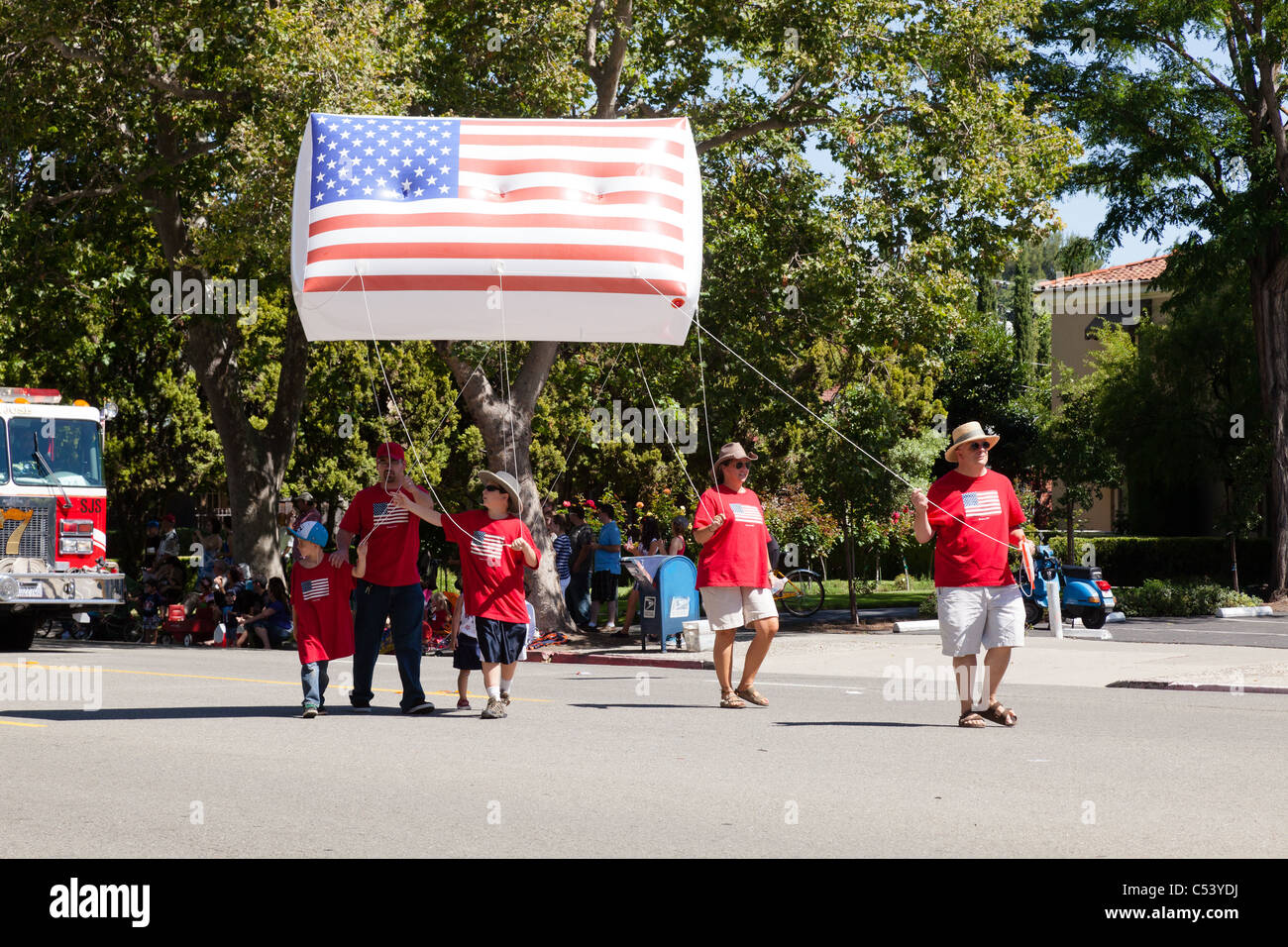 SAN JOSE, CA, USA - JULY 4: 4th of July Rose, White and Blue Parade ...