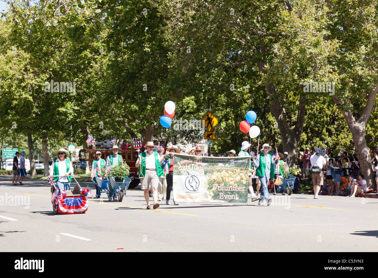 SAN JOSE, CA, USA - JULY 4: 4th of July Rose, White and Blue Parade ...
