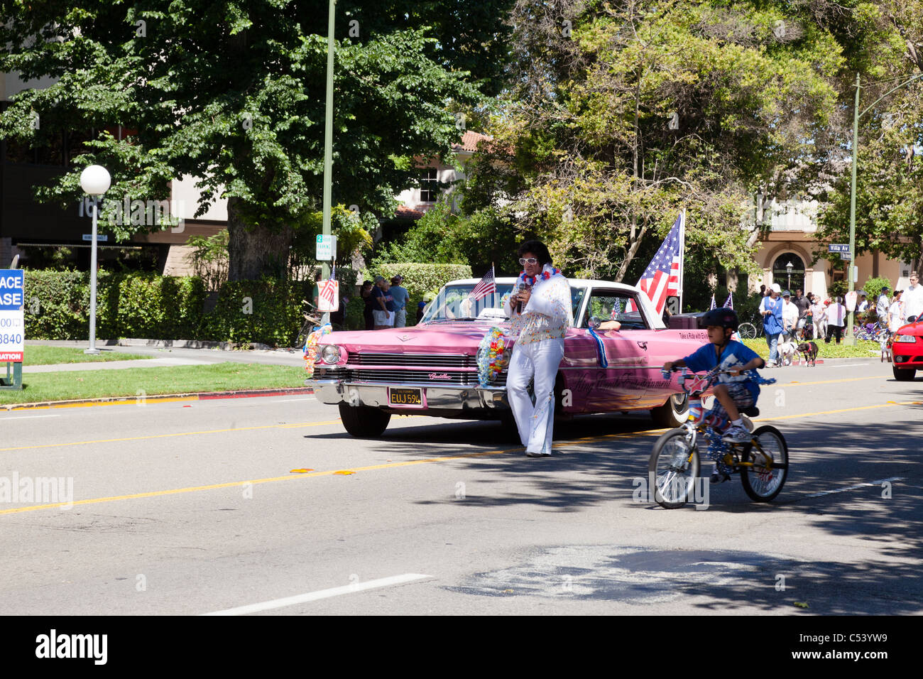 SAN JOSE, CA, USA - JULY 4: 4th of July Rose, White and Blue Parade. It ...