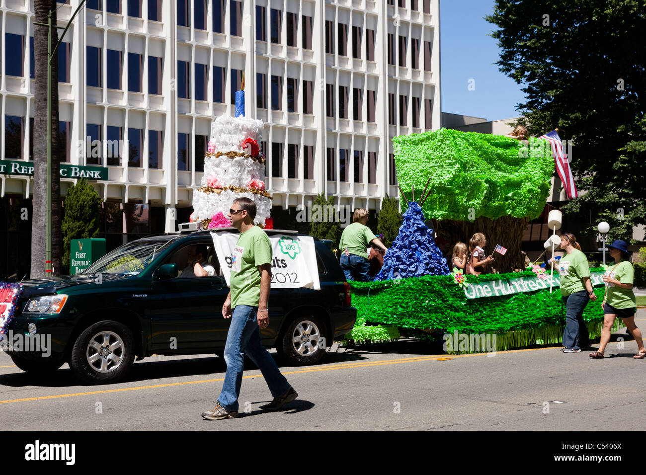 SAN JOSE, CA, USA - JULY 4: 4th of July Rose, White and Blue Parade. It ...
