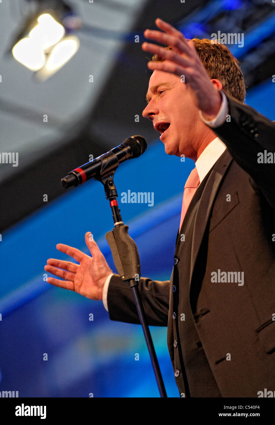 Russell watson hi-res stock photography and images - Alamy