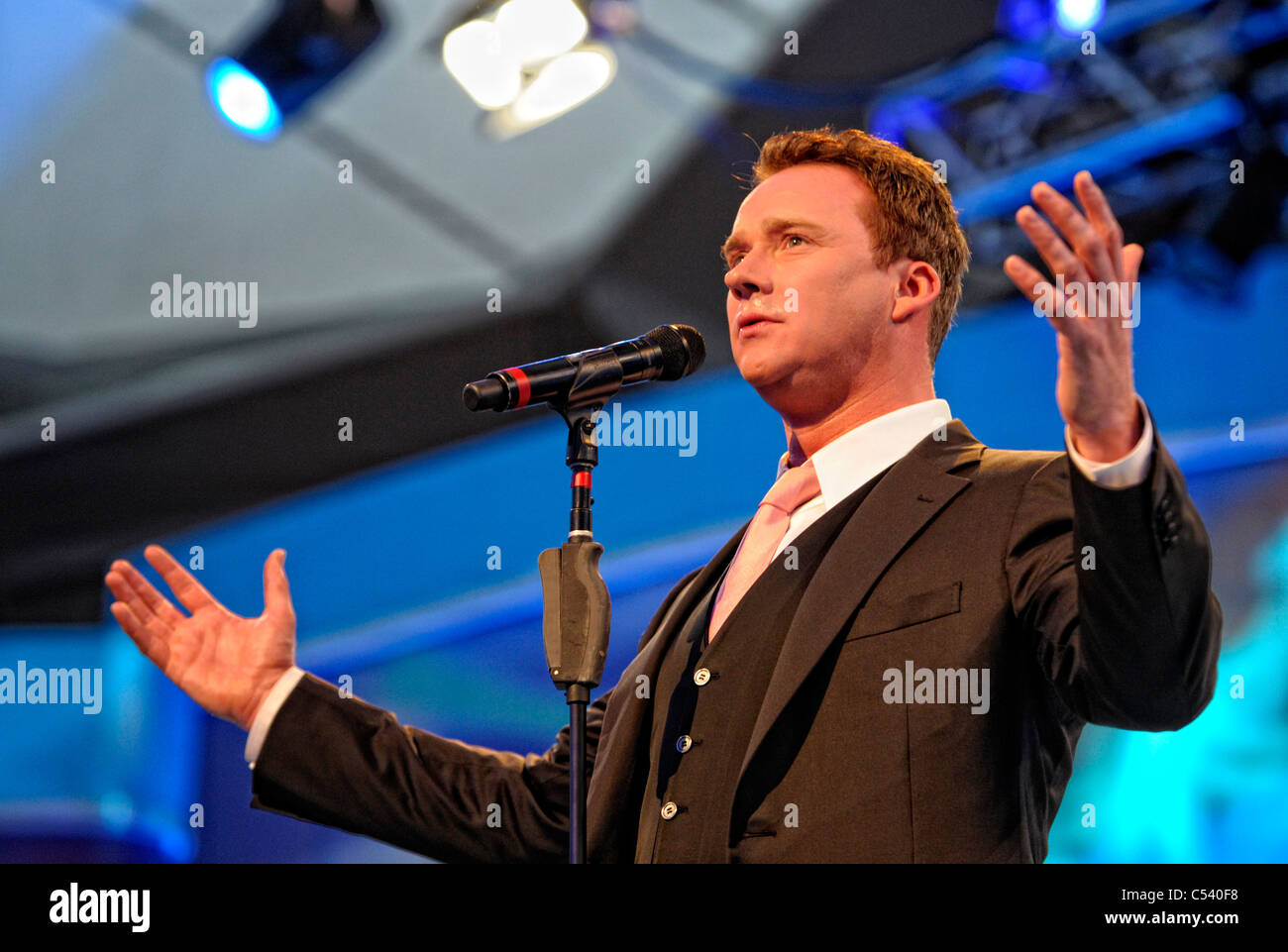 Opera singer russell watson hi-res stock photography and images - Alamy