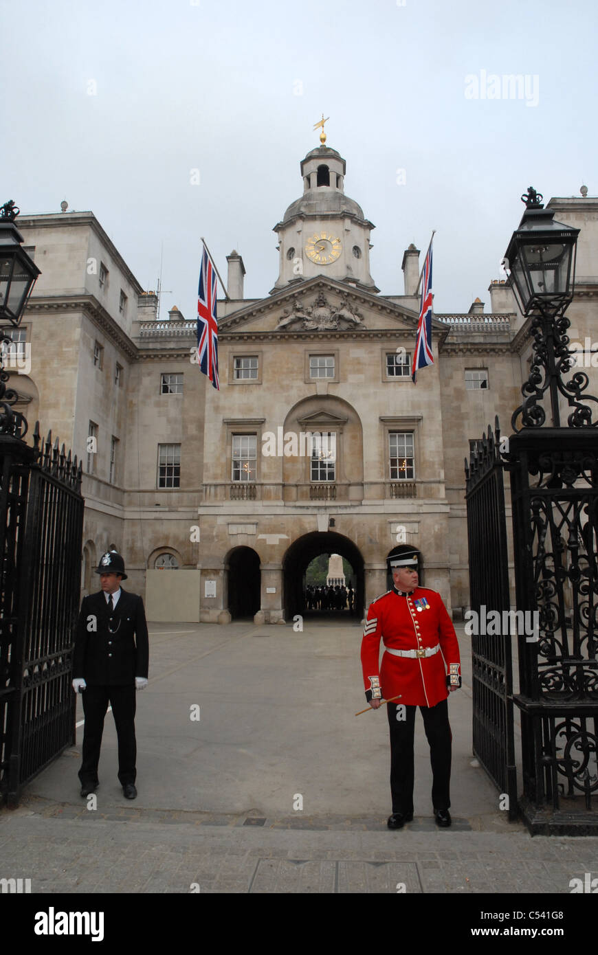 Soldier on Duty outside Horse Guards Parade, Royal Wedding of Kate and ...