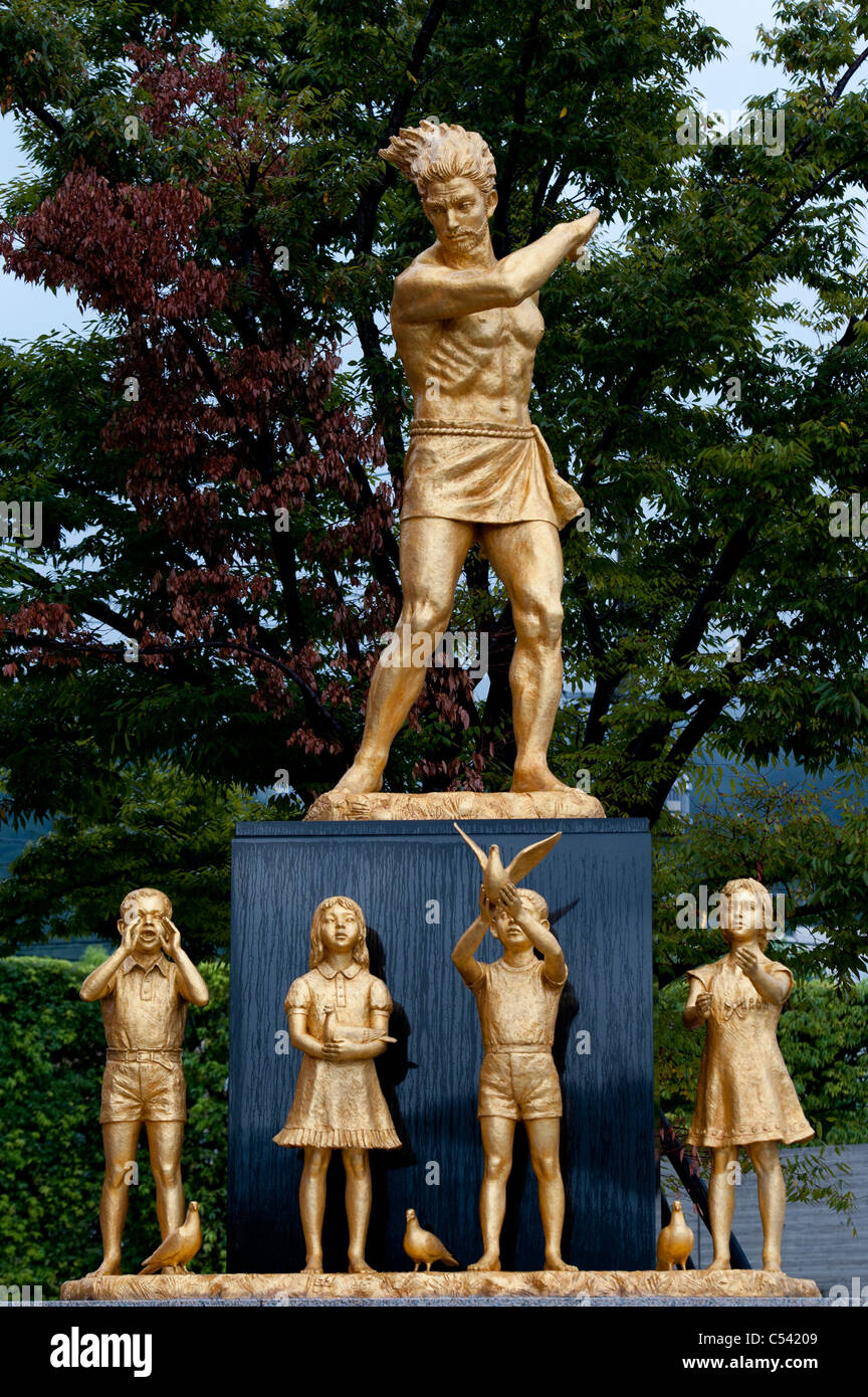 Statues at Nagasaki Atomic Bomb Museum, Nagasaki, Japan Stock Photo - Alamy