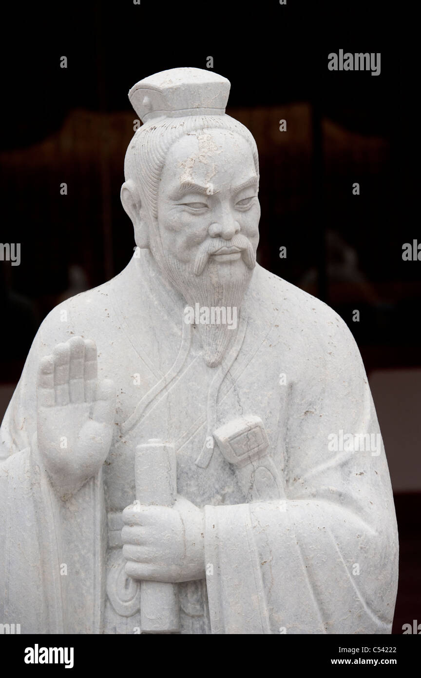 Statue at Chinese Historical Museum, Confucius Shrine, Nagasaki, Japan ...