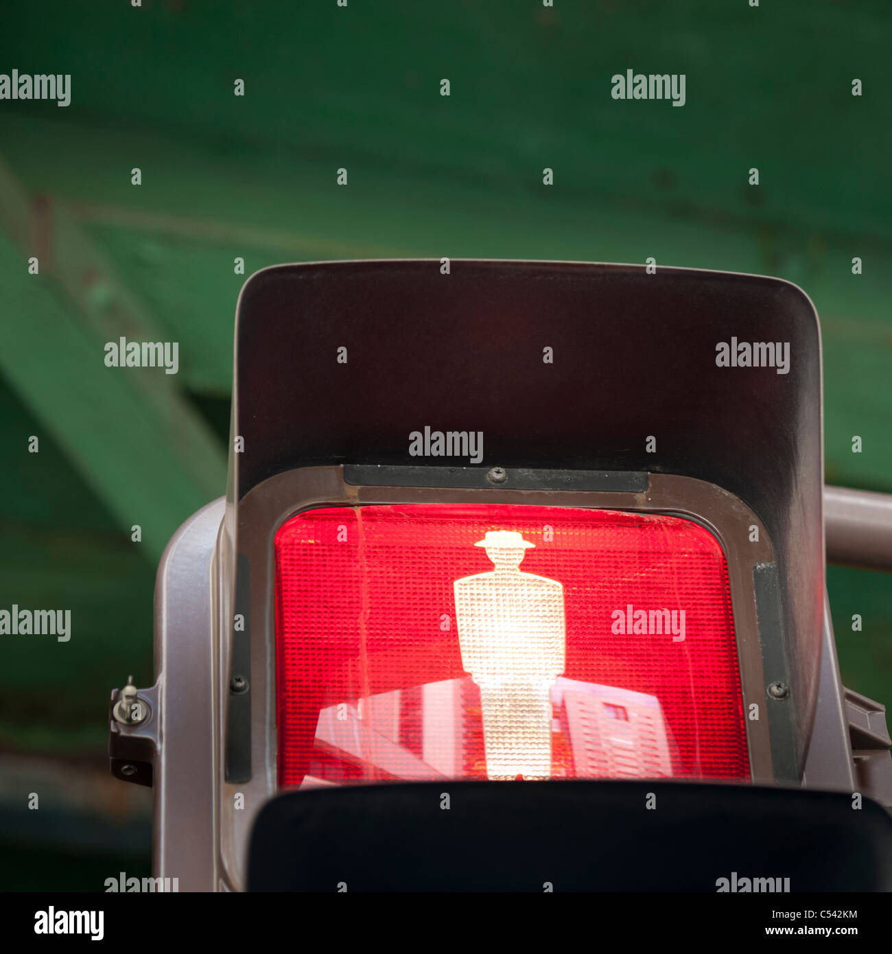 Red light signal hi-res stock photography and images - Alamy