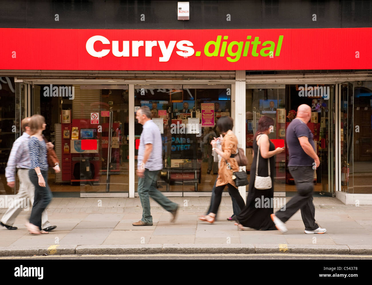 Currys shop london hi-res stock photography and images - Alamy