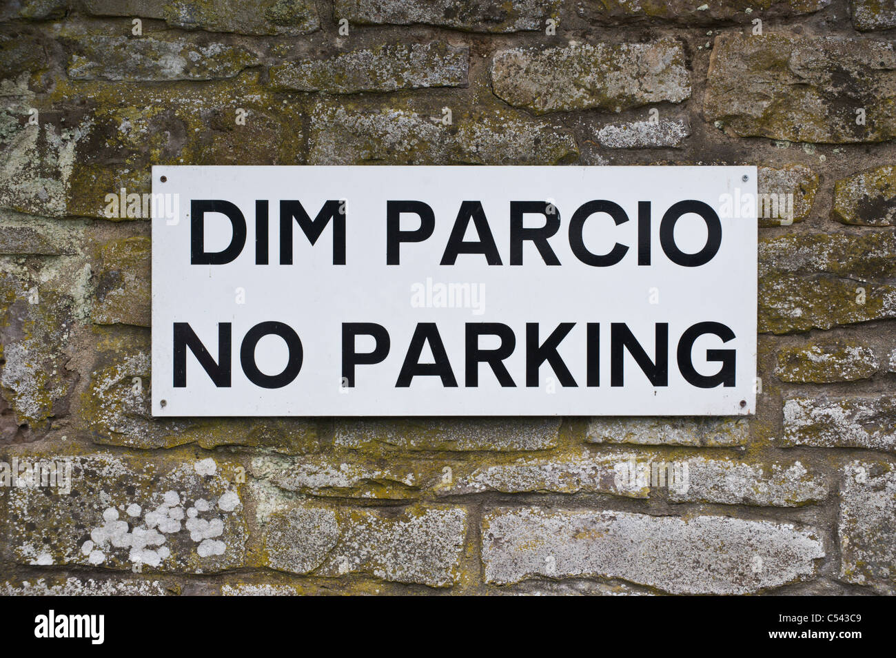 Bilingual Welsh English Language Sign Stock Photos & Bilingual Welsh ...