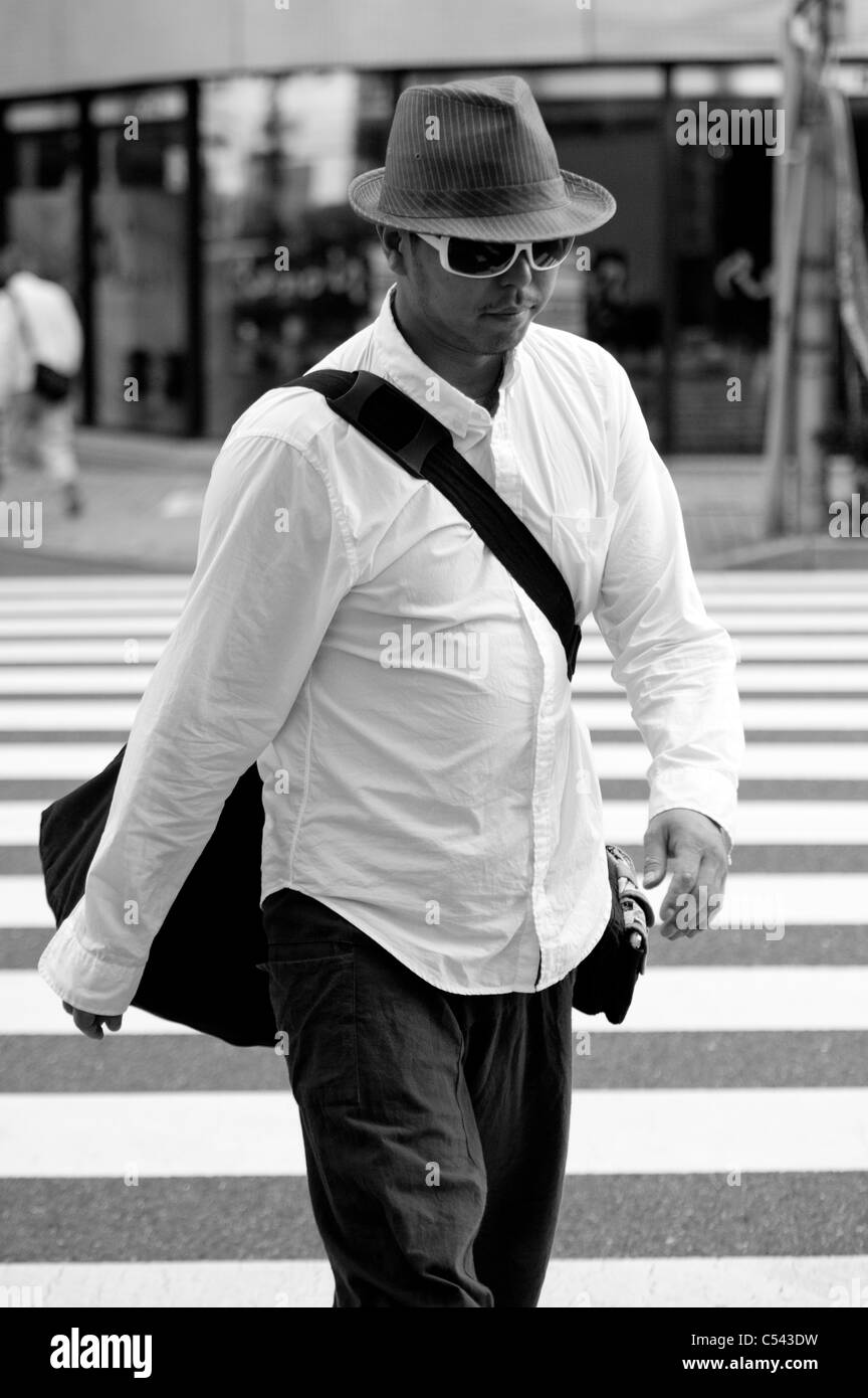 Crossing street in front Black and White Stock Photos & Images - Alamy