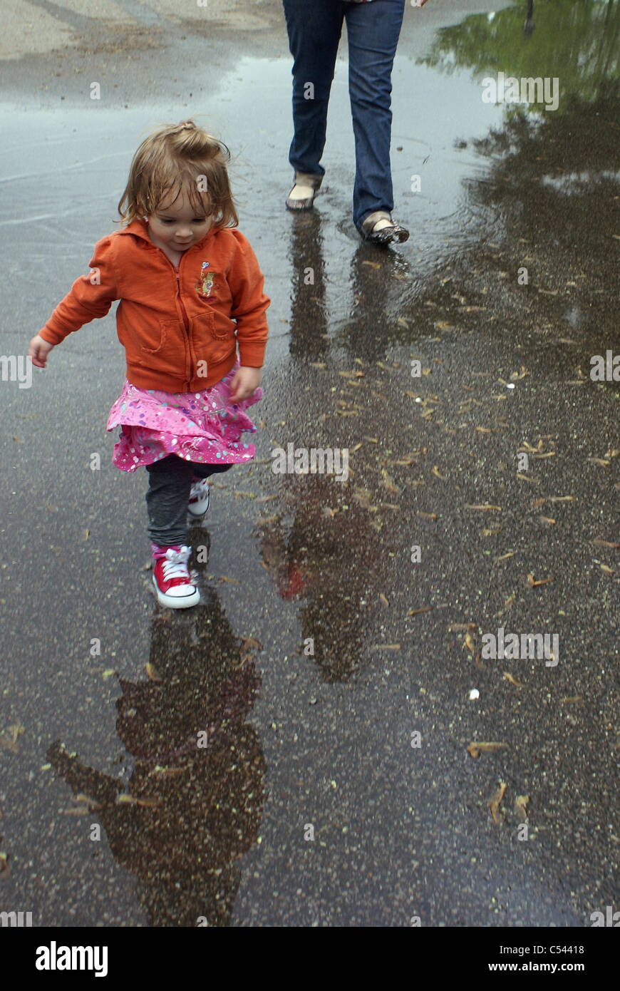 Water running off jacket hi-res stock photography and images - Alamy