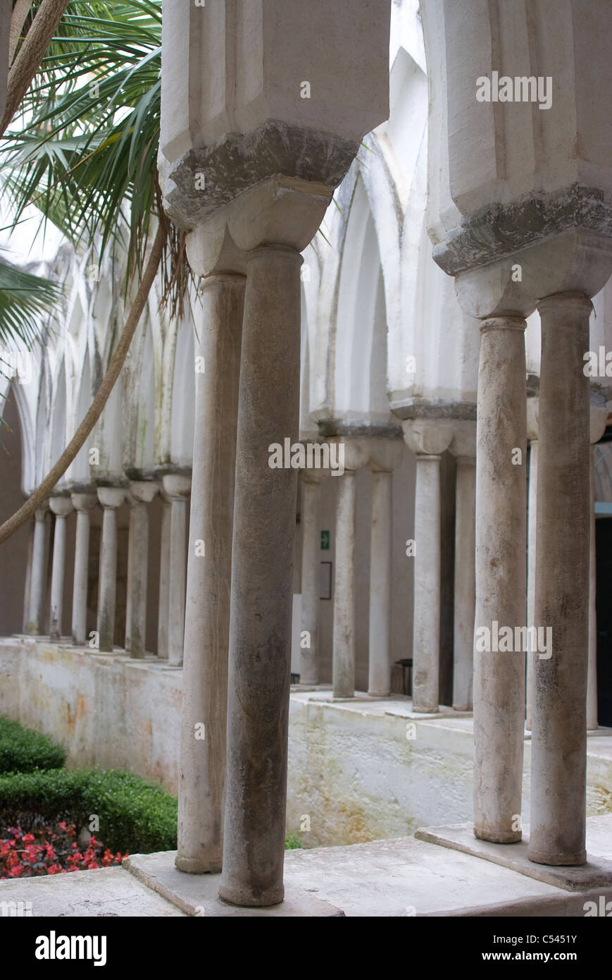 Cloister amalfi cathedral hi-res stock photography and images - Alamy