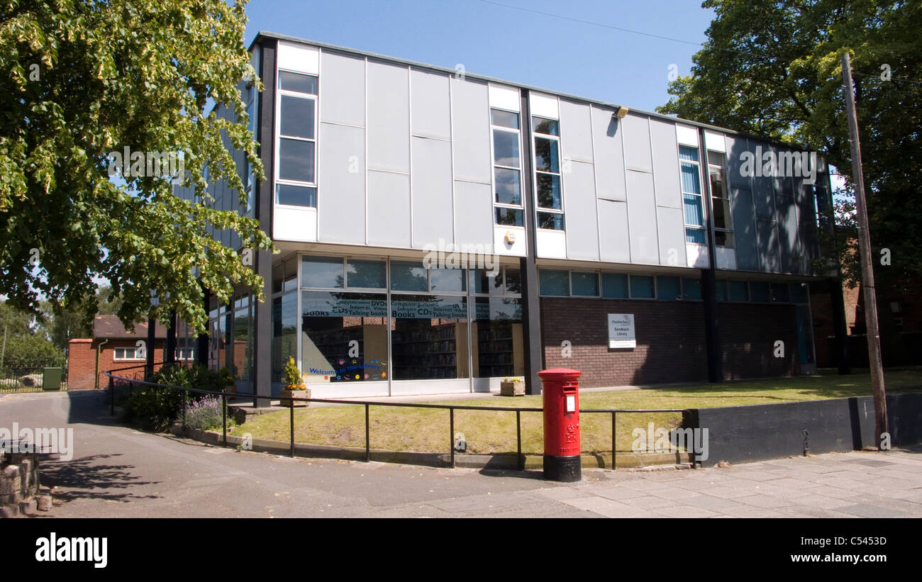 External letterbox hi-res stock photography and images - Alamy