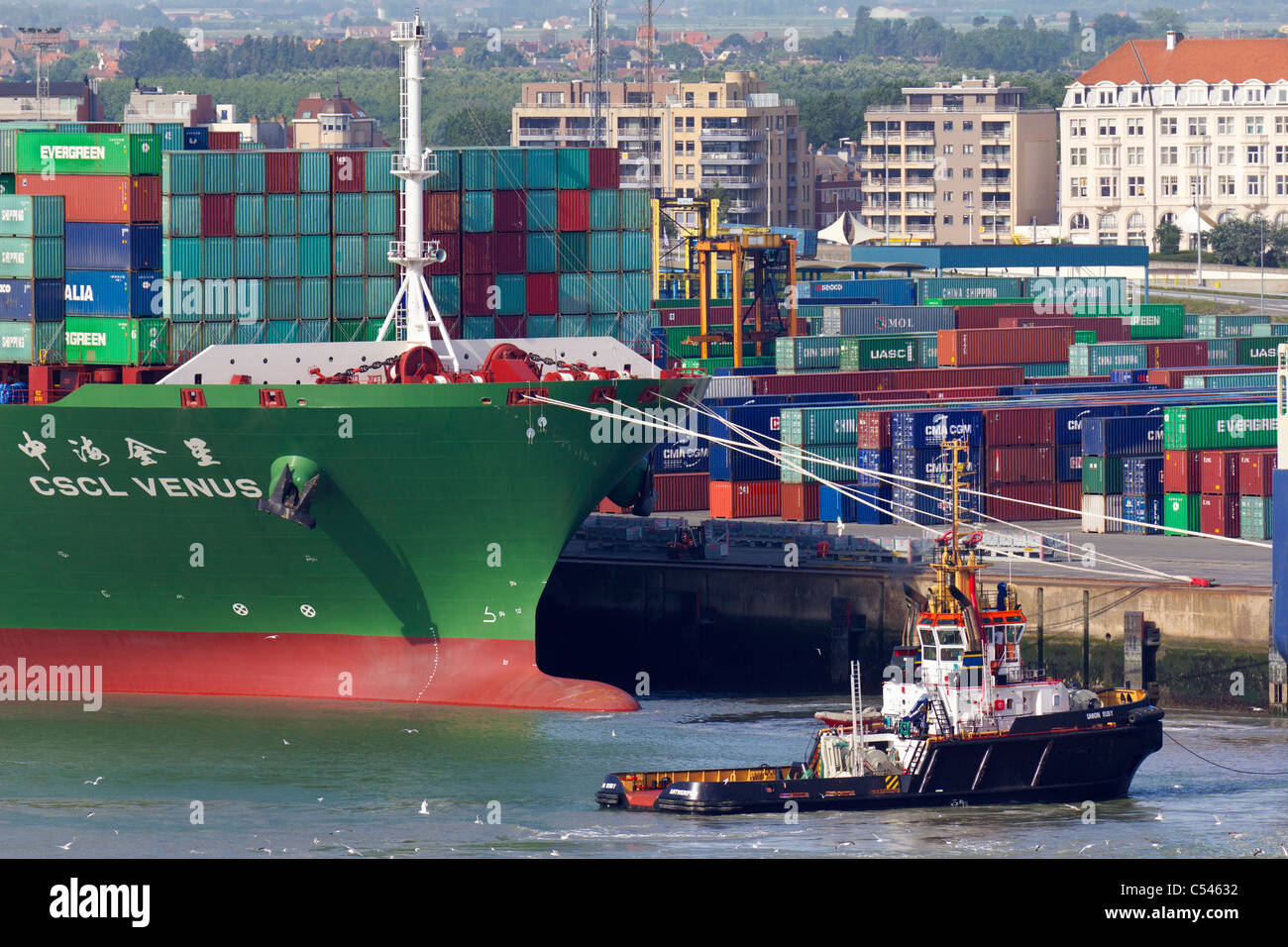 The container port at Zeebrugge, Belgium 3 Stock Photo - Alamy