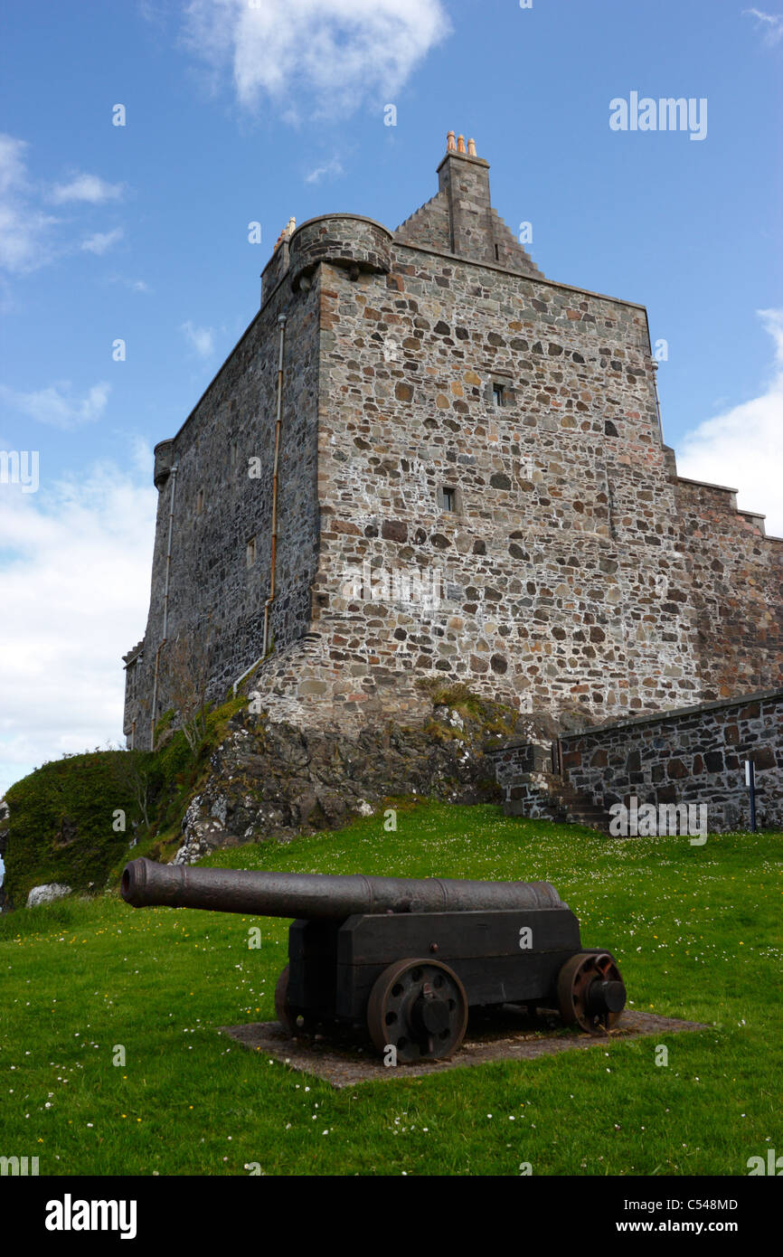 Duart Castle on the Isle of Mull Stock Photo - Alamy