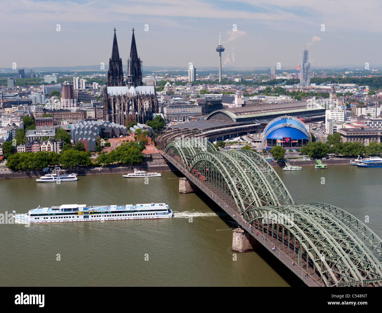 Skyline of Cologne city with Cathedral or Dom and Hohenzollern Bridge ...