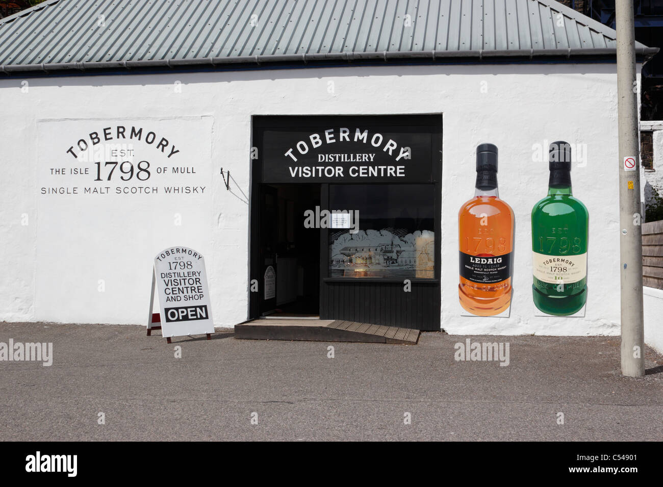 The Tobermory distillery visitor centre on the Isle of Mull Stock Photo ...
