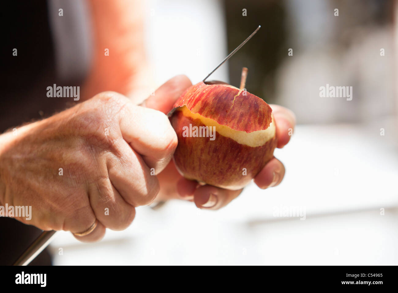 Peeling an apple hi-res stock photography and images - Alamy