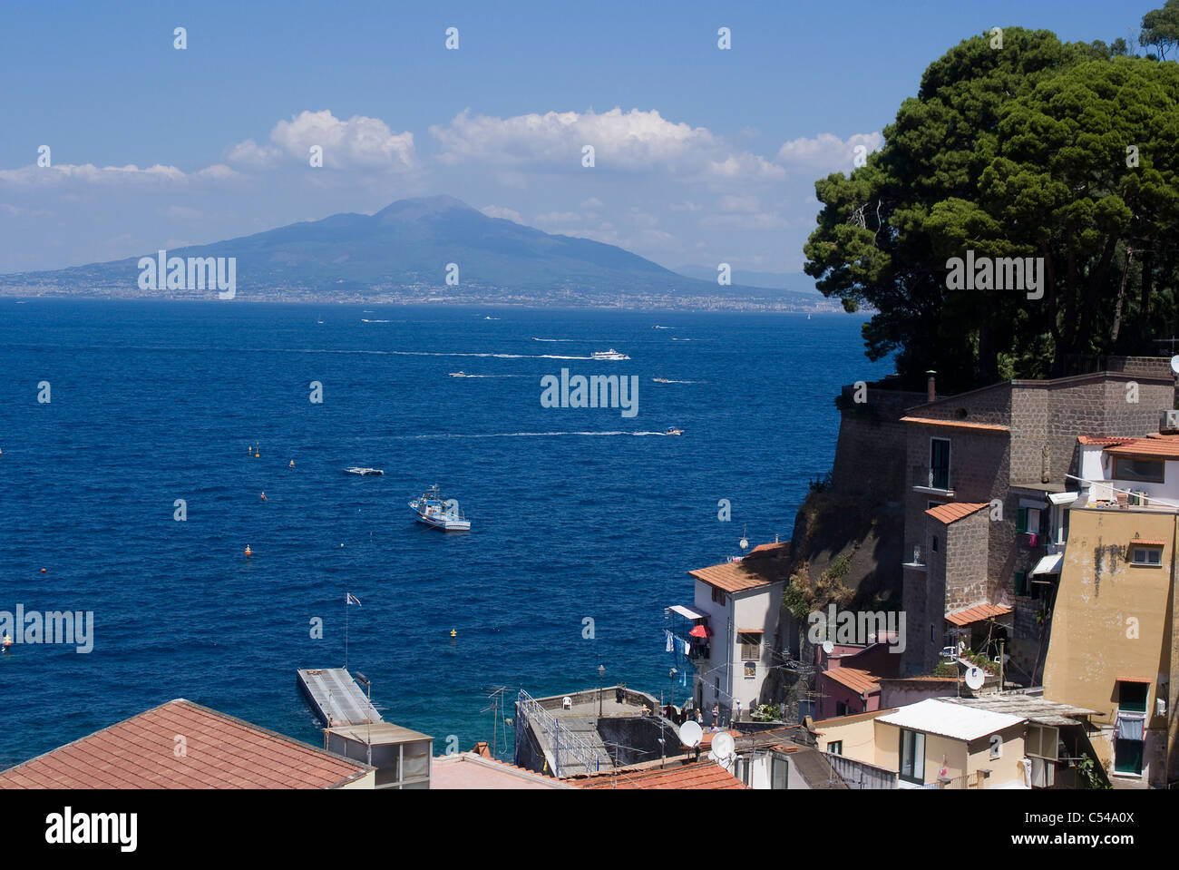 View mount vesuvius from sorrento hi-res stock photography and images ...