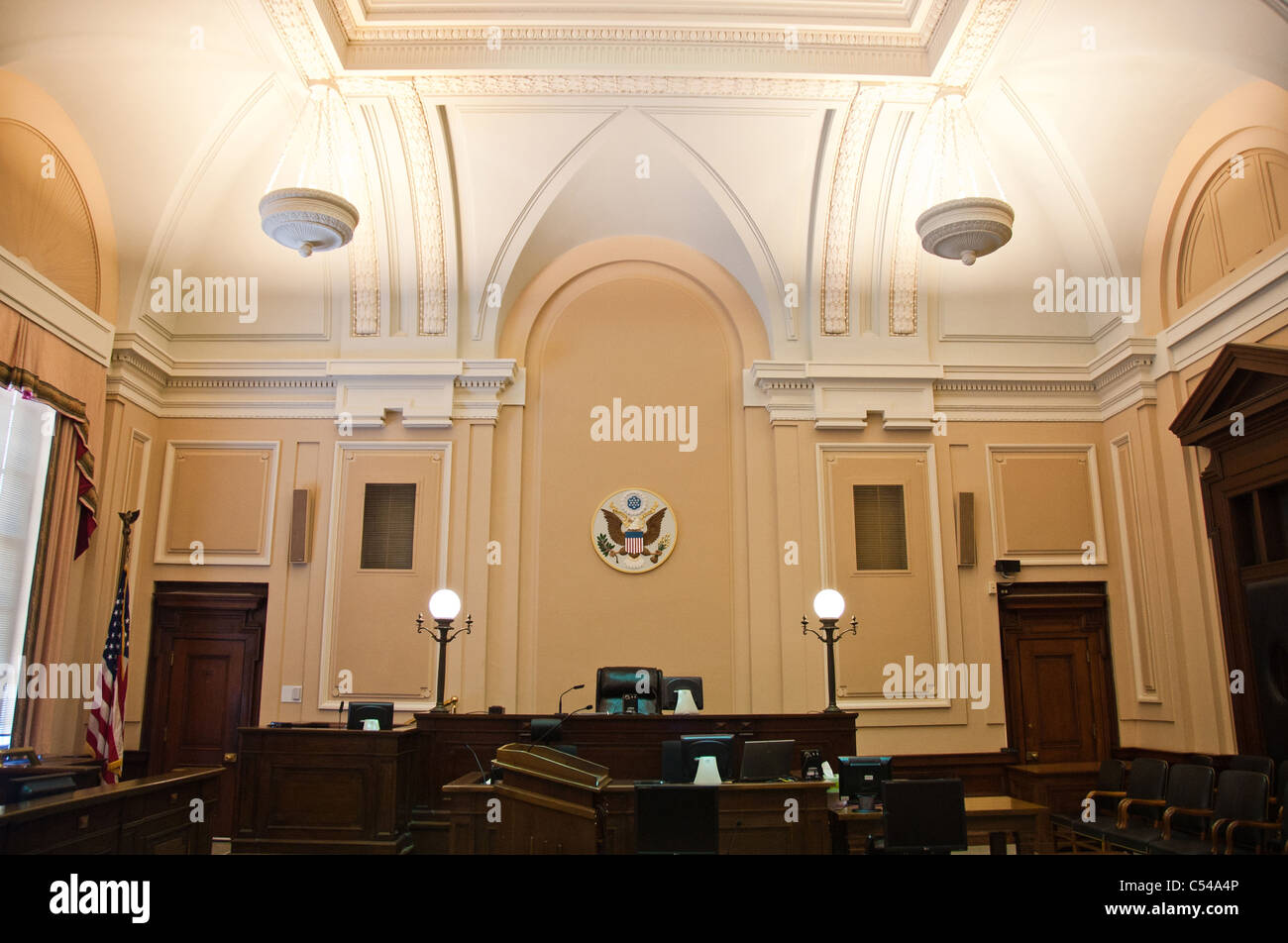 Lawyer courtroom hi-res stock photography and images - Alamy