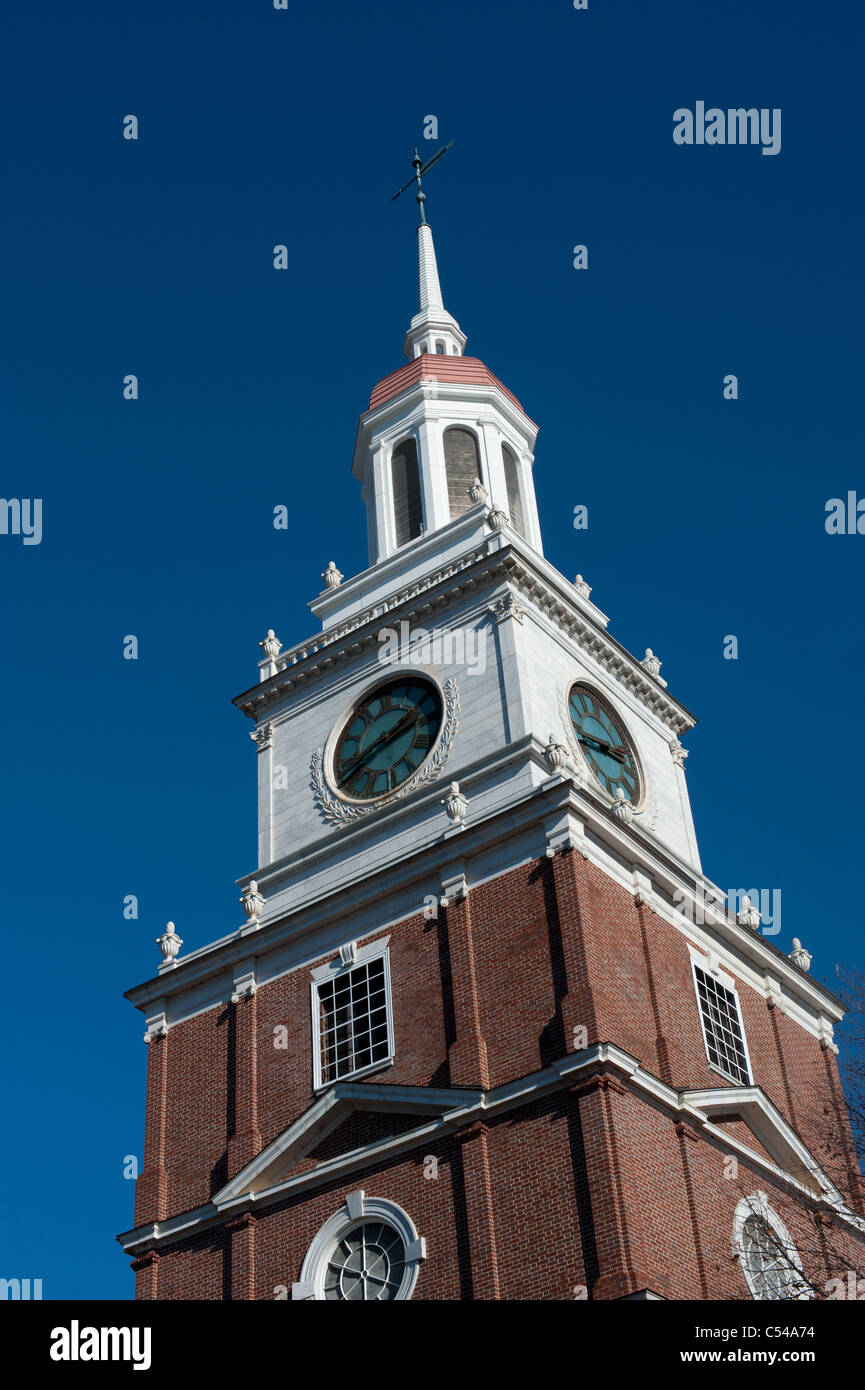 Perspective blue white church hi-res stock photography and images - Alamy