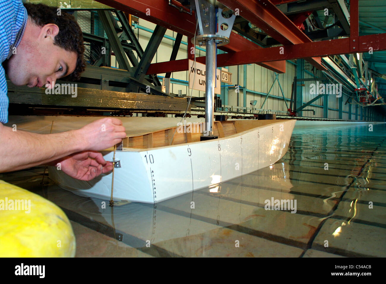Wolfson tank test for Oyster Marine. GKN Westland Tank Testing facility ...
