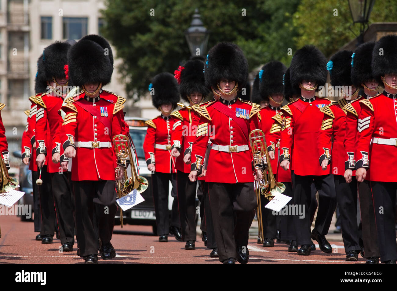 Marching military guards band hi-res stock photography and images - Alamy