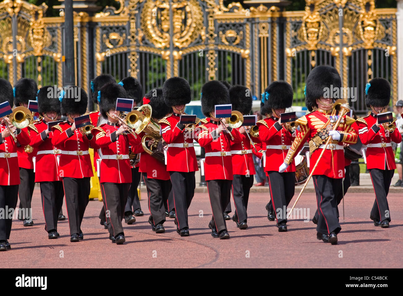 Marching past hi-res stock photography and images - Alamy