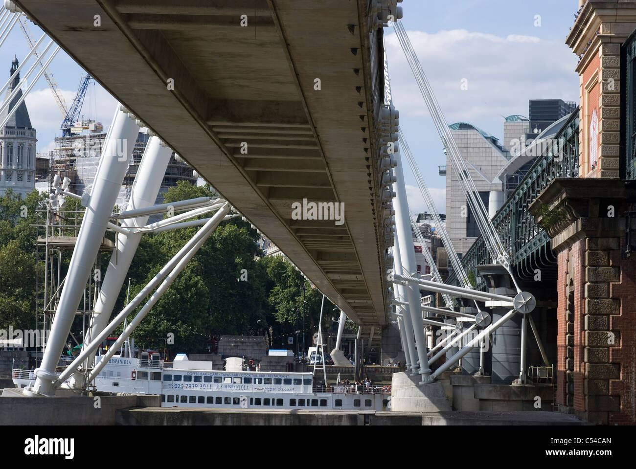 Hungerford rail bridge hi-res stock photography and images - Alamy