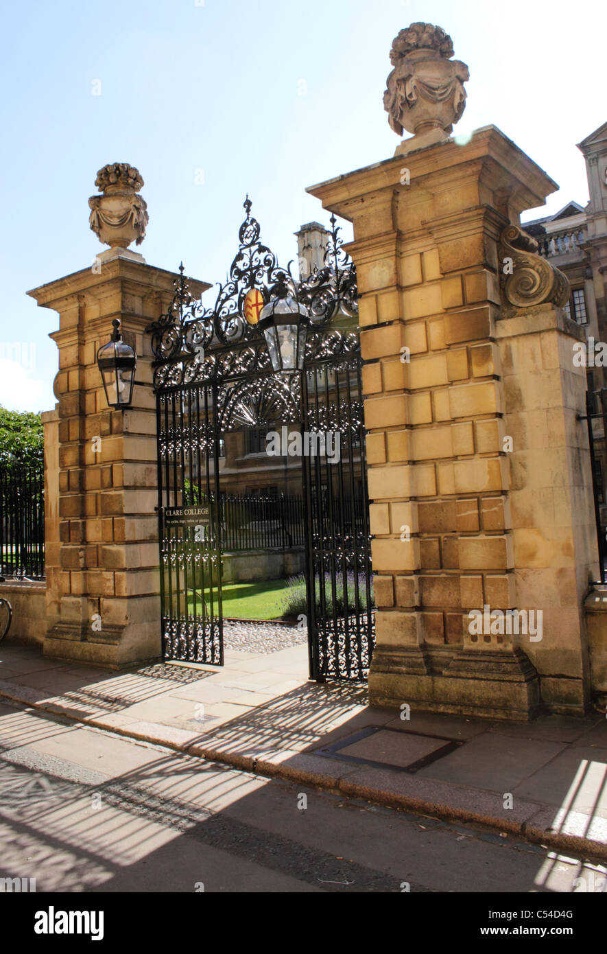 Trinity college cambridge gate hi-res stock photography and images - Alamy