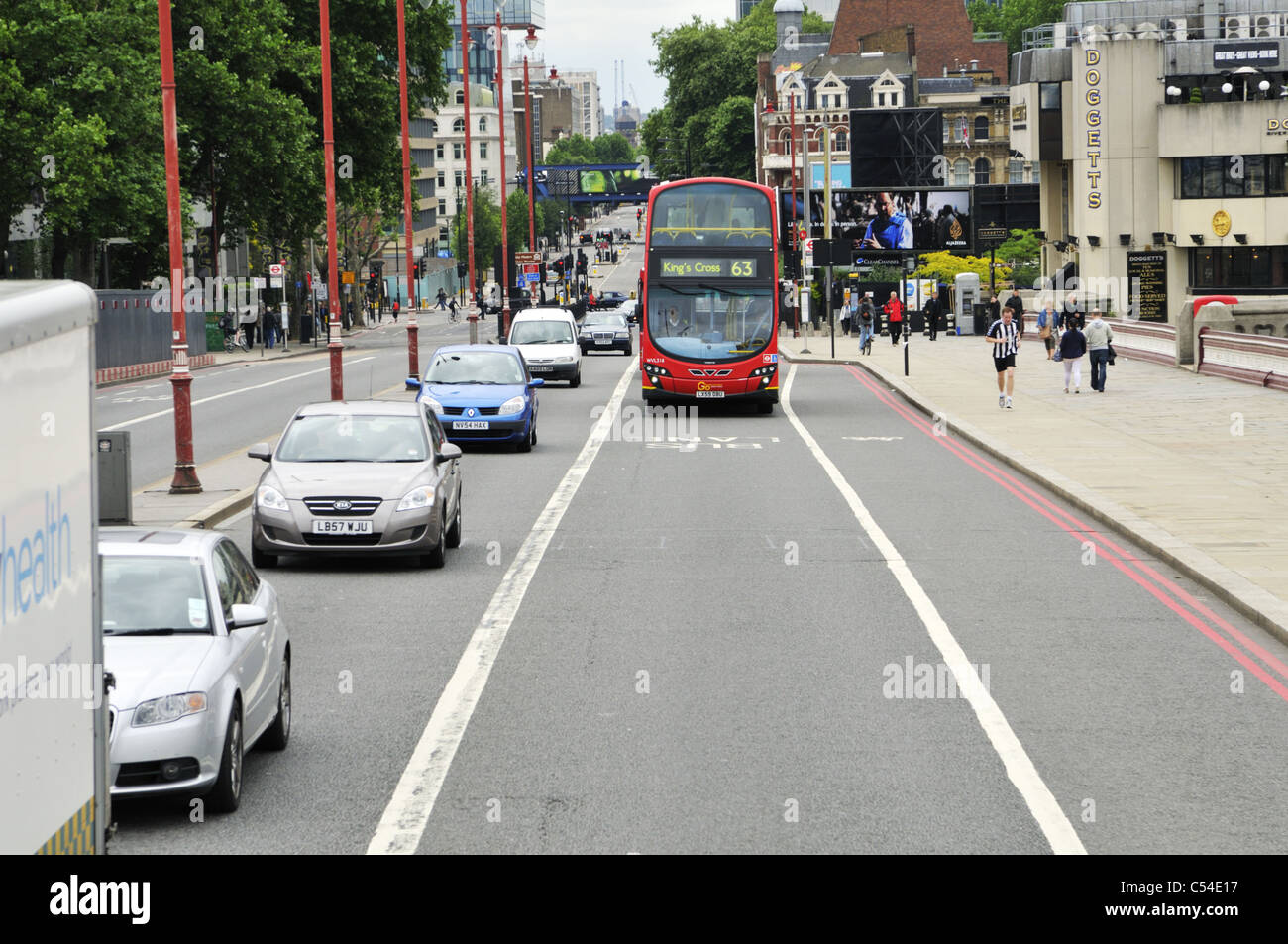 London Blackfriars bridge bus lane Stock Photo - Alamy