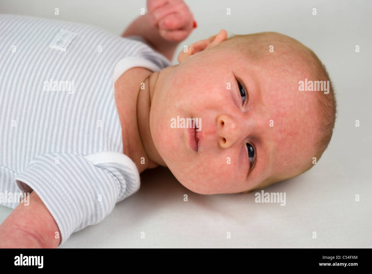 Bald head baby girl hi-res stock photography and images - Alamy