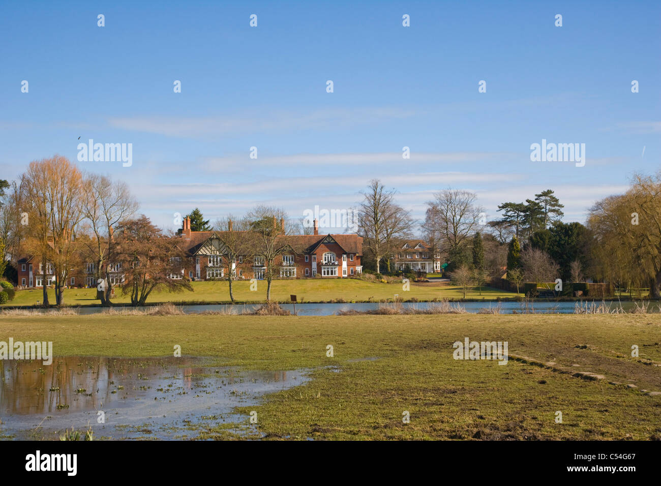 Goring on oxfordshire from streatley hi-res stock photography and ...