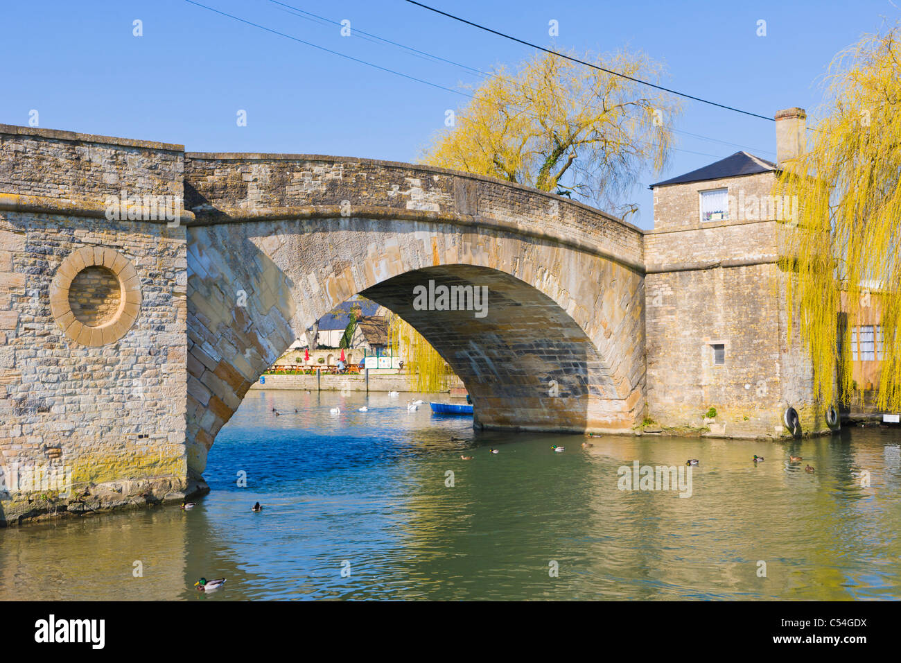 Halfpenny bridge hi-res stock photography and images - Alamy