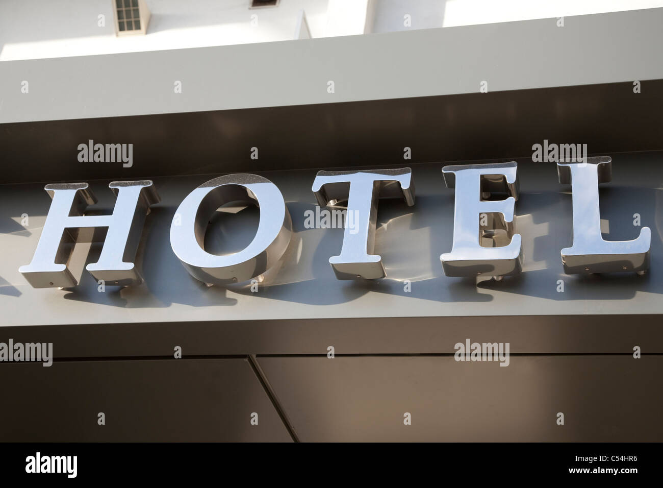 Hotel sign accommodation lodging hi-res stock photography and images ...