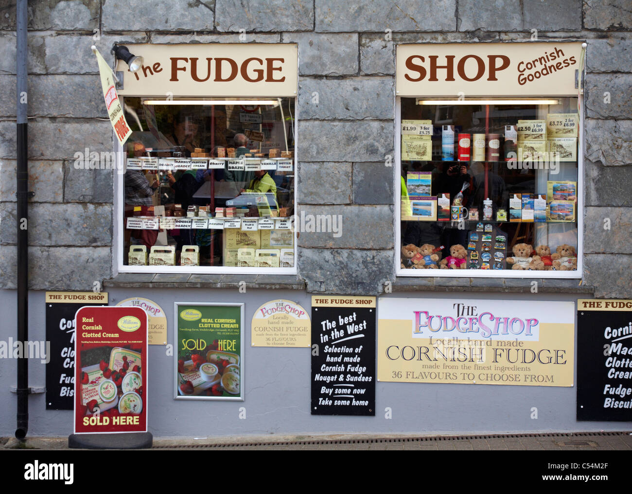 Padstow Shop High Resolution Stock Photography and Images - Alamy