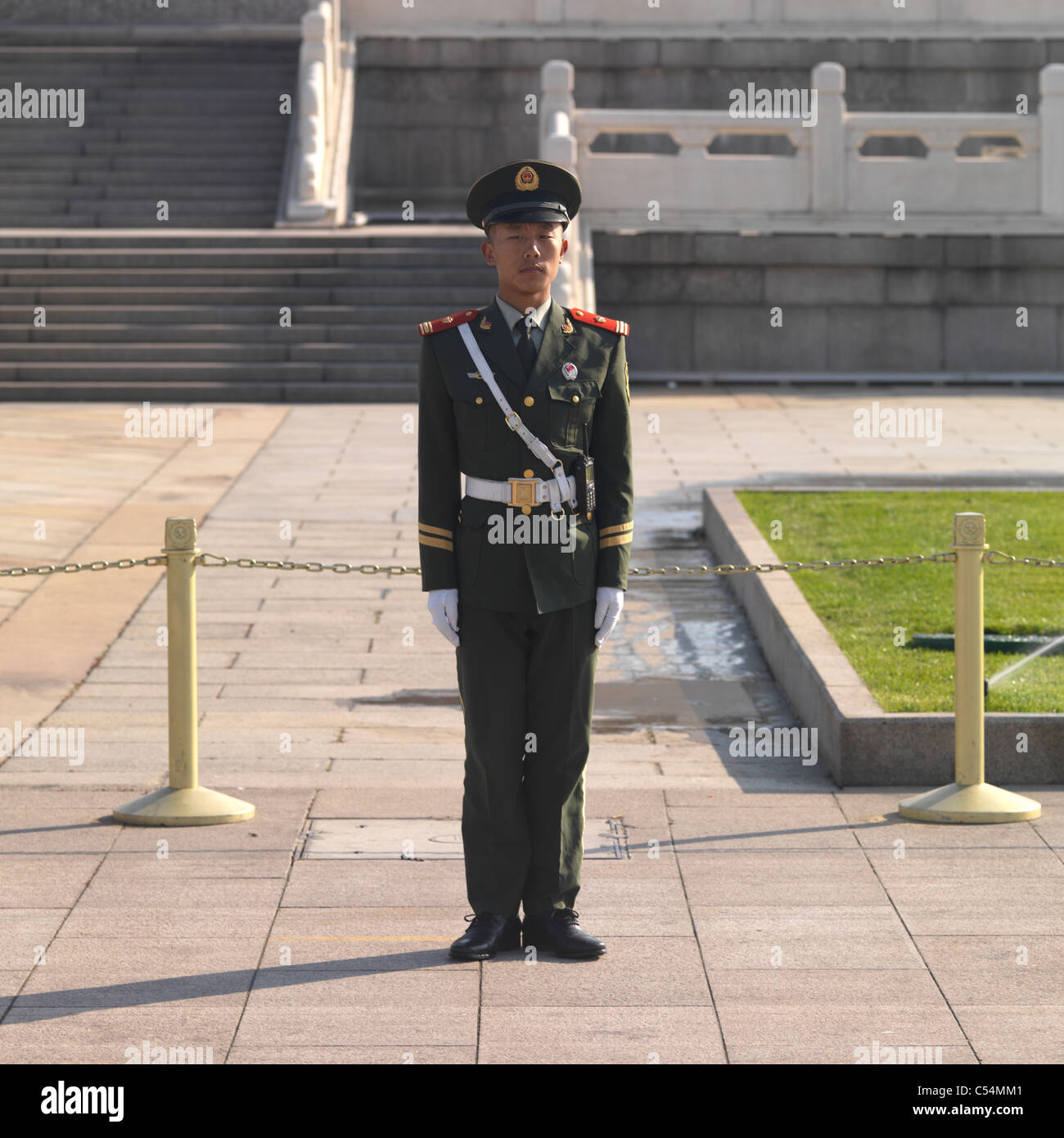 Army soldier standing at the Monument To The People's Heroes, Tiananmen ...
