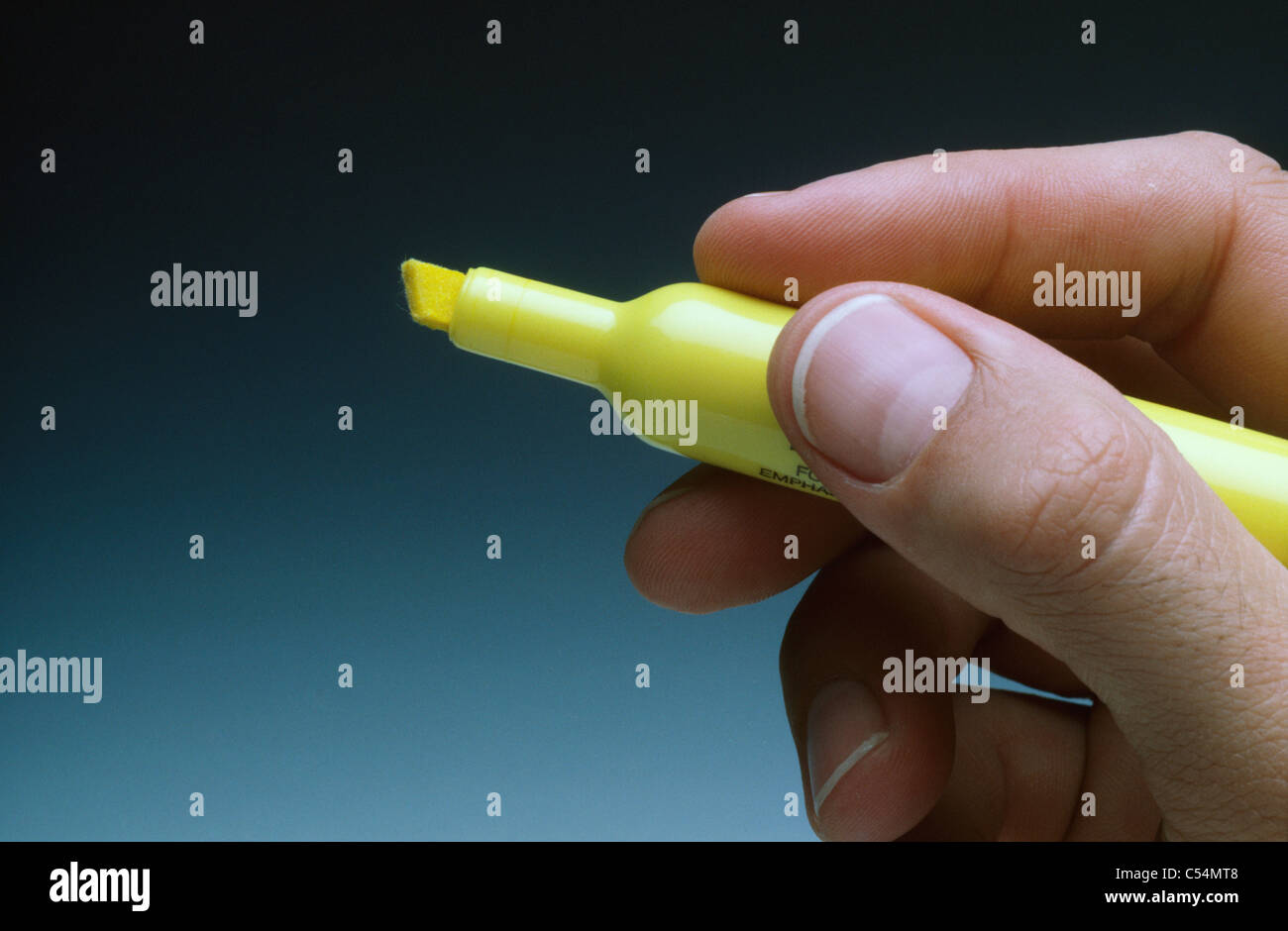 Person's hand holding felt tip pen Stock Photo - Alamy