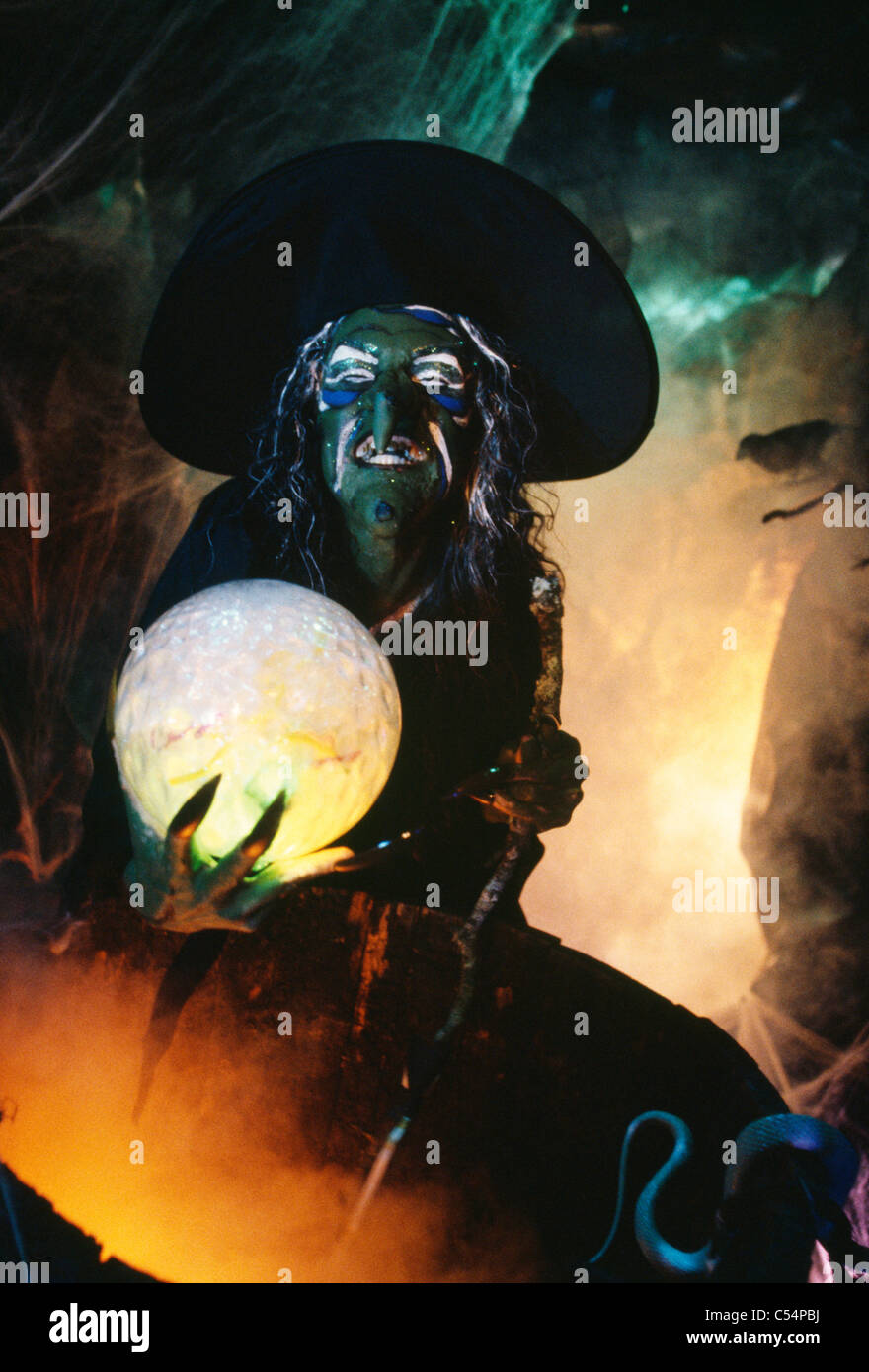 Witch cauldron smoke hi-res stock photography and images - Alamy