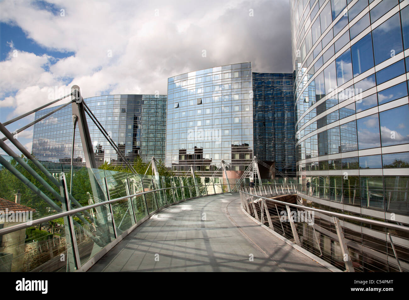 Paris - modern architecture from Defense district Stock Photo - Alamy