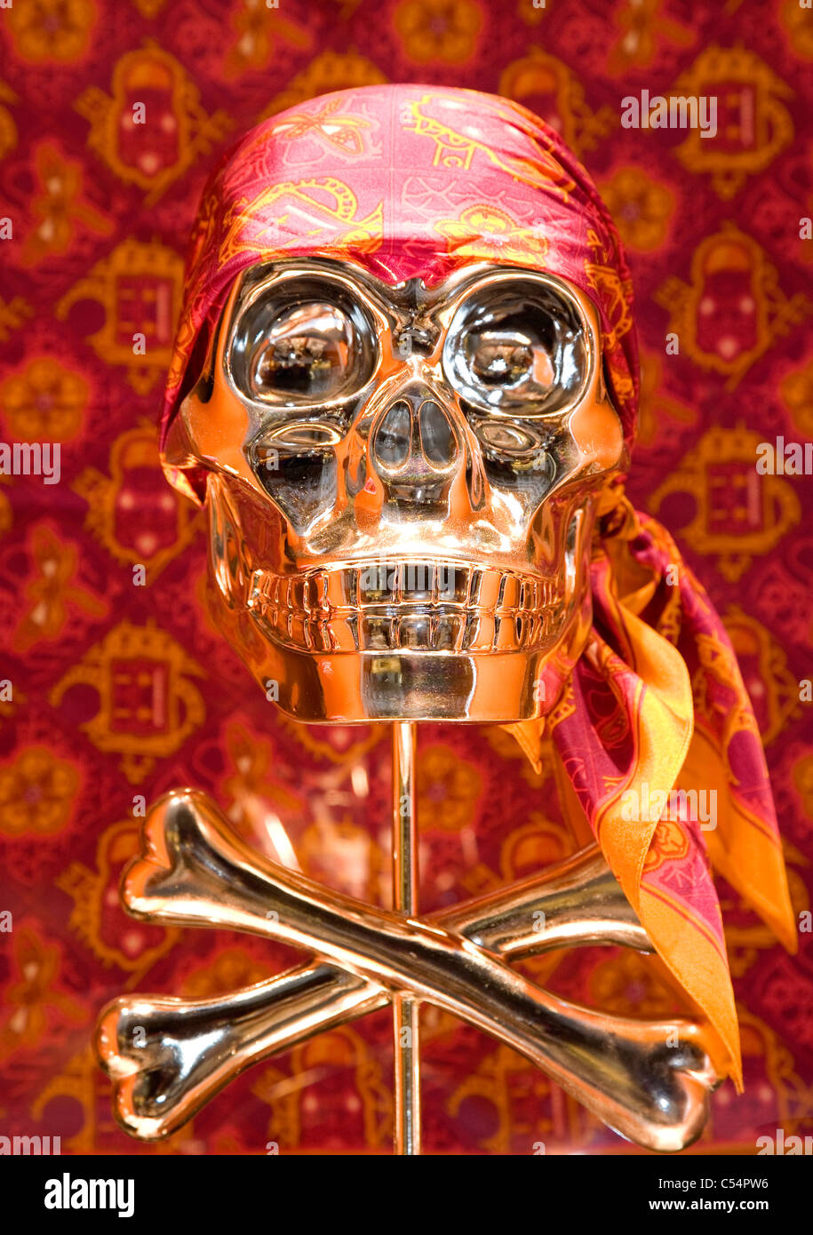 Pirate skull in red hi-res stock photography and images - Alamy