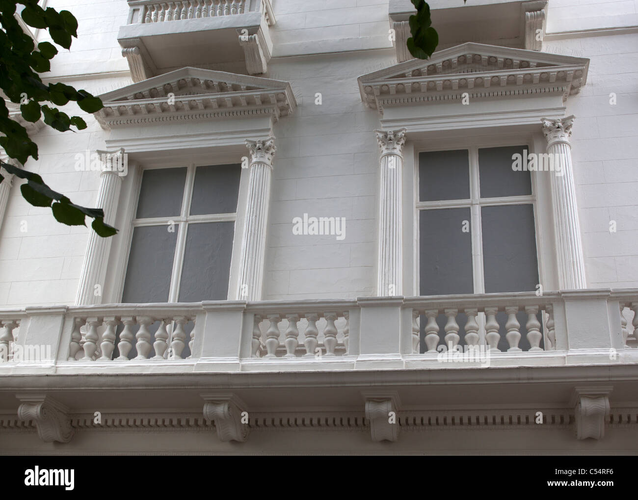 False facade buildings hi-res stock photography and images - Alamy