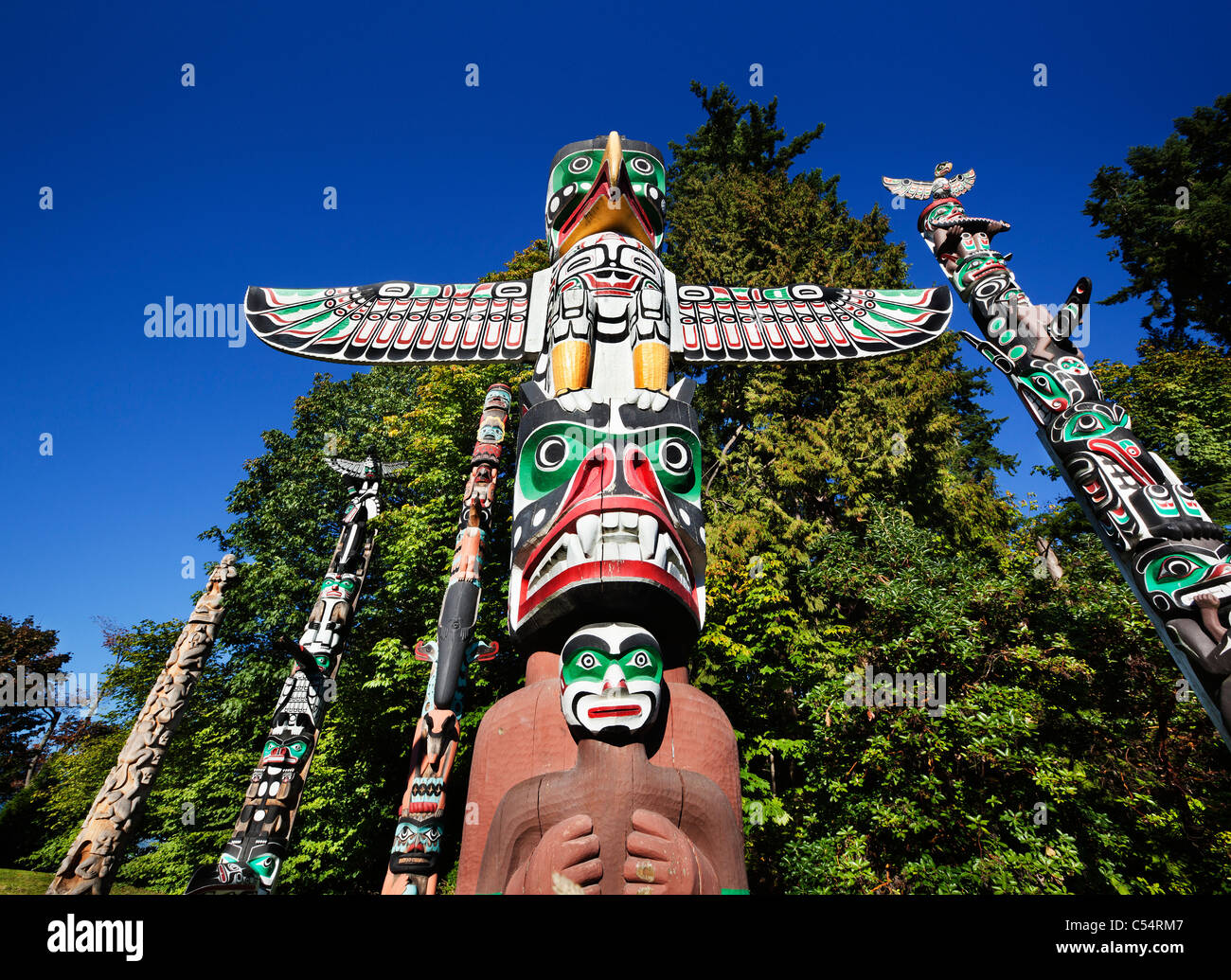 Low angle view of a totem pole hi-res stock photography and images - Alamy