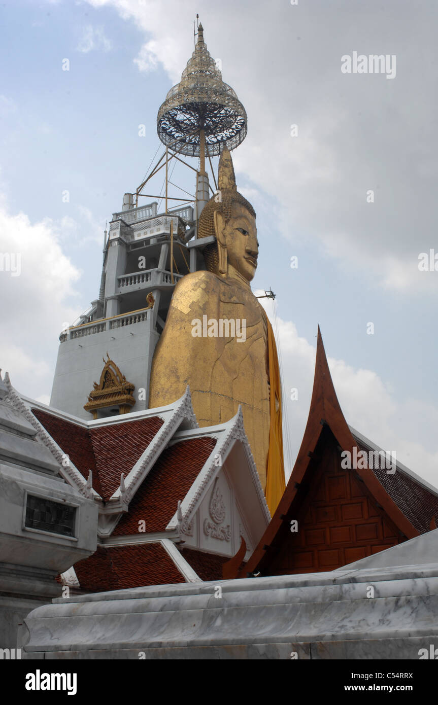 Wat intharawihan temple nakhon hi-res stock photography and images - Alamy