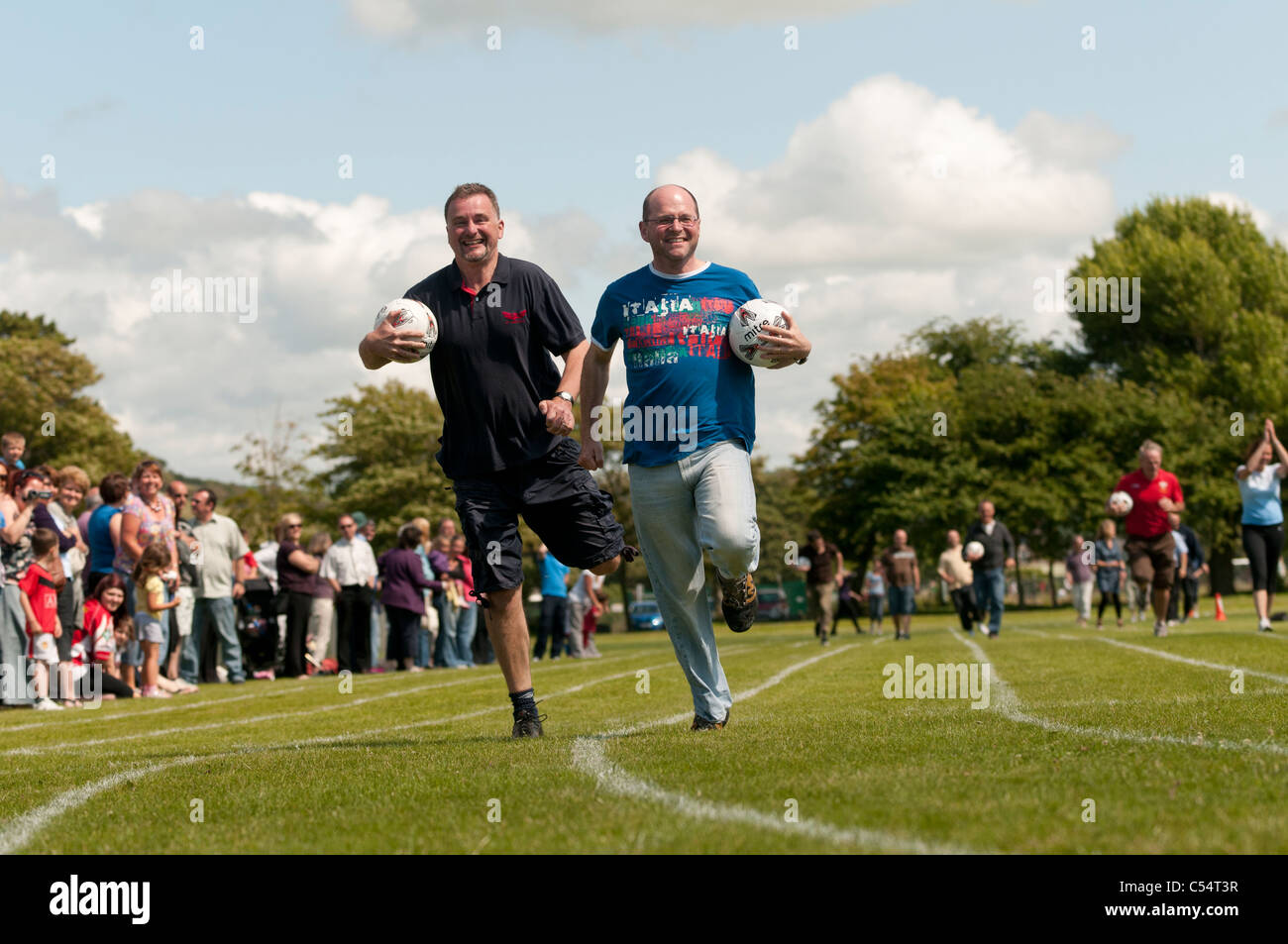 Sports day father's day race hi-res stock photography and images - Alamy