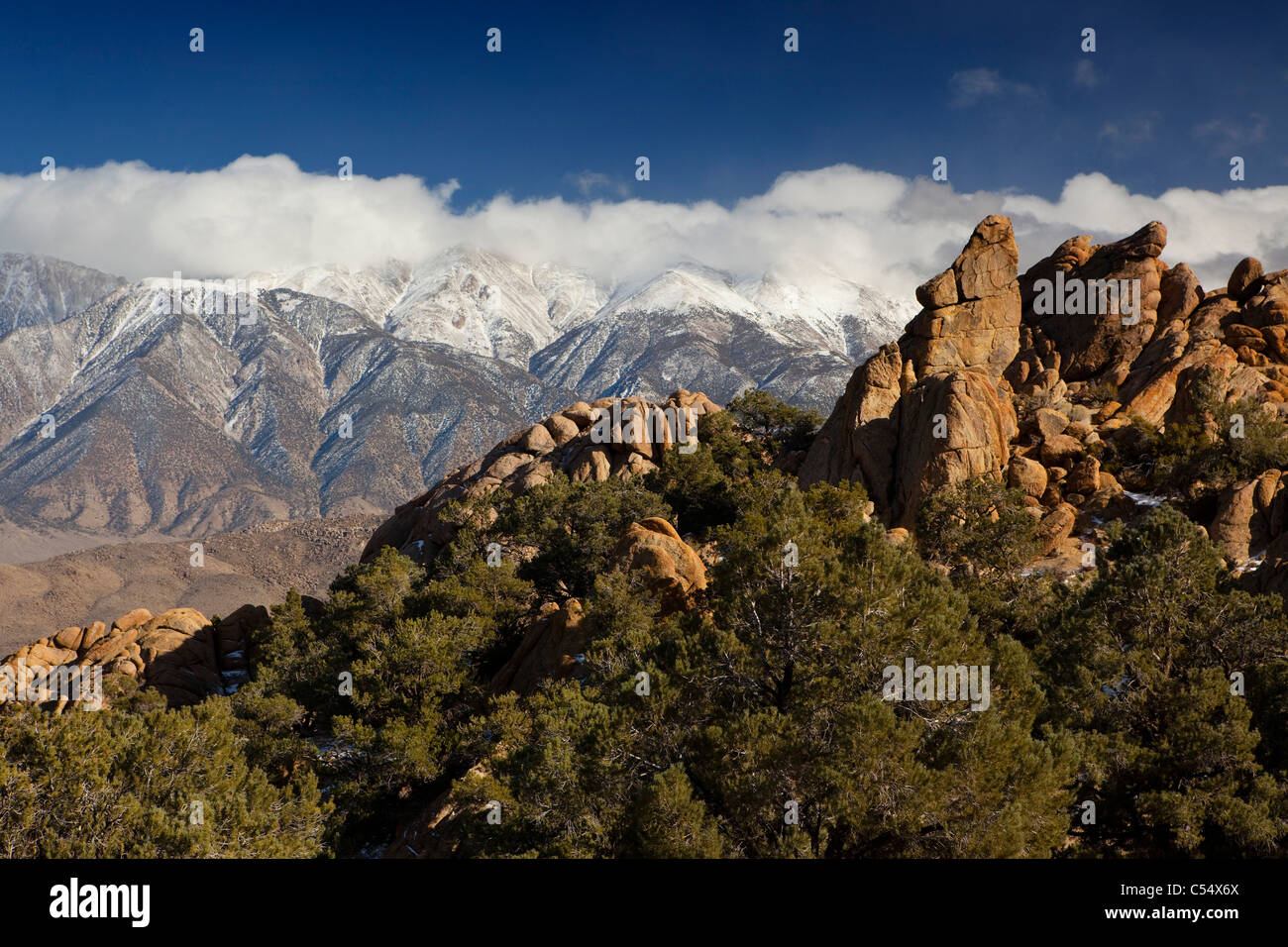 Mountains at sunrise, Alabama Hills, Lone Pine Peak, Californian Sierra ...