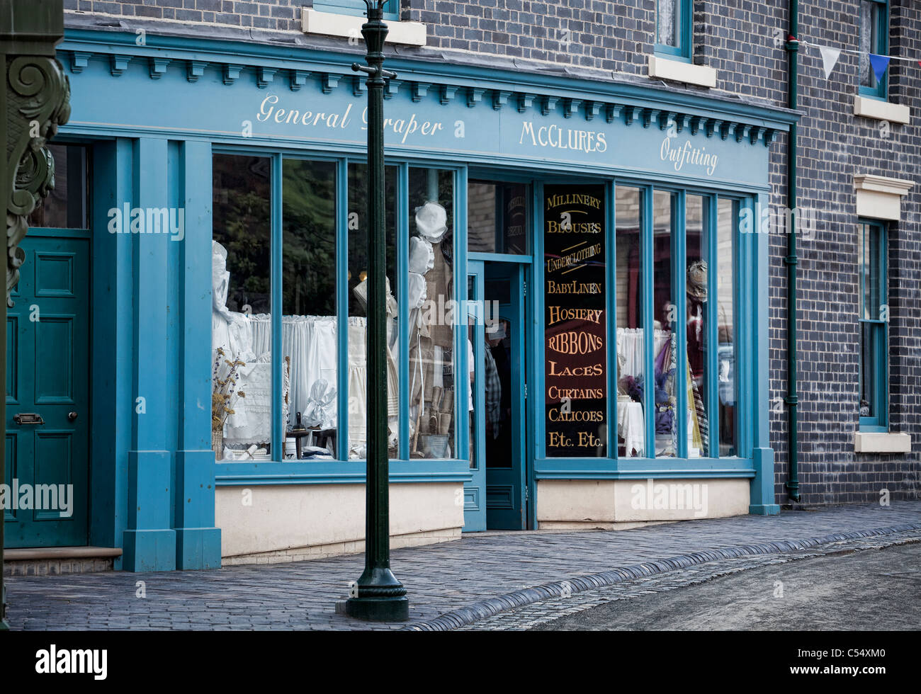 Victorian shop front hi-res stock photography and images - Alamy