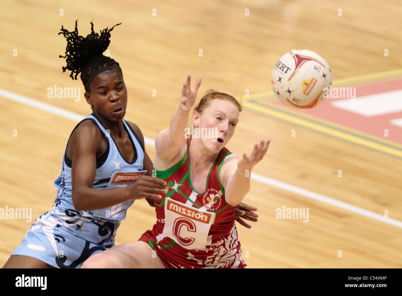 07.07.2011 Sophie Baxter of Wales(right) battles with Kelebogile ...